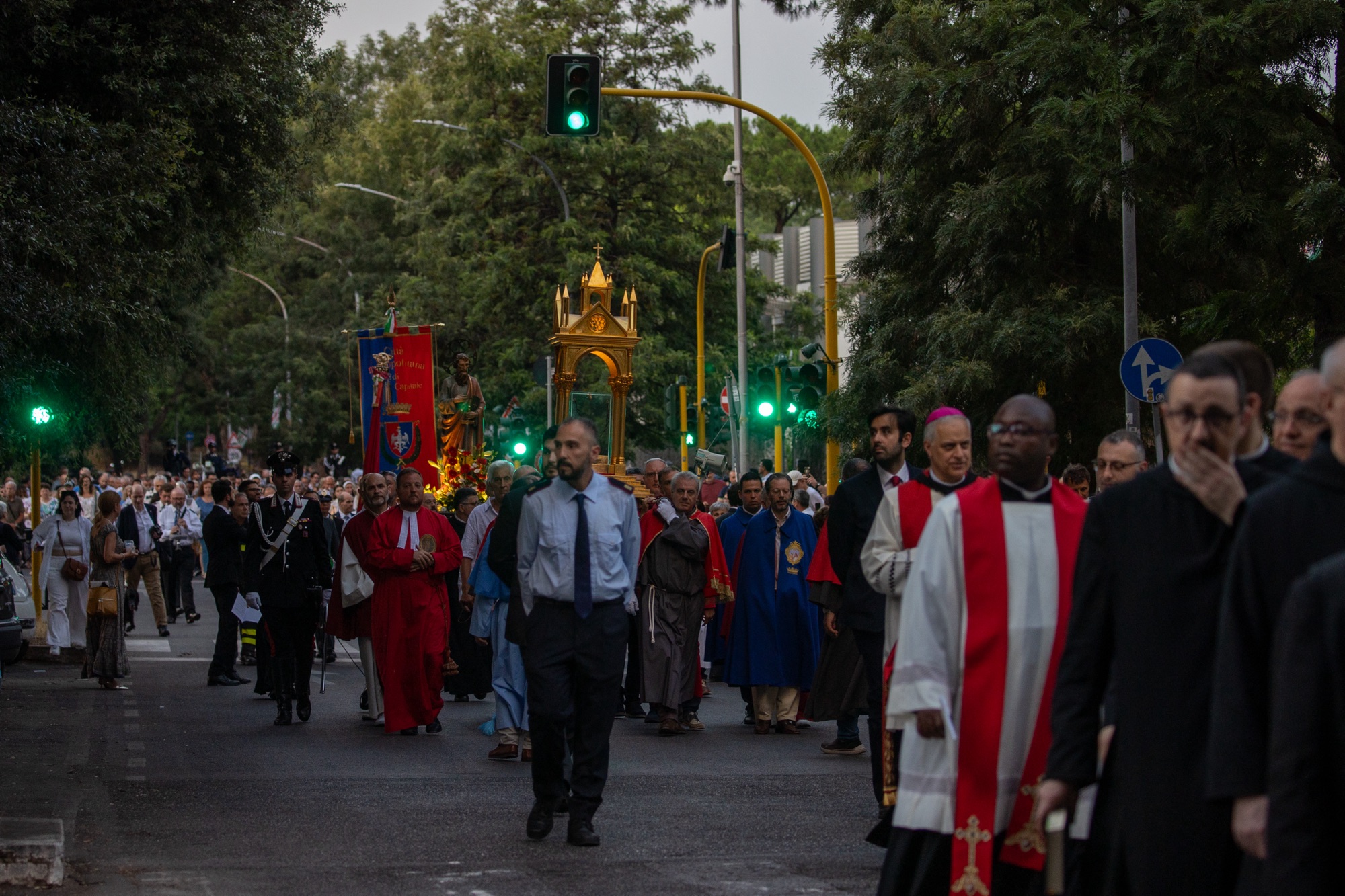Historic Tradition: Holy Chains of St. Paul’s Solemn Procession – Crux ...